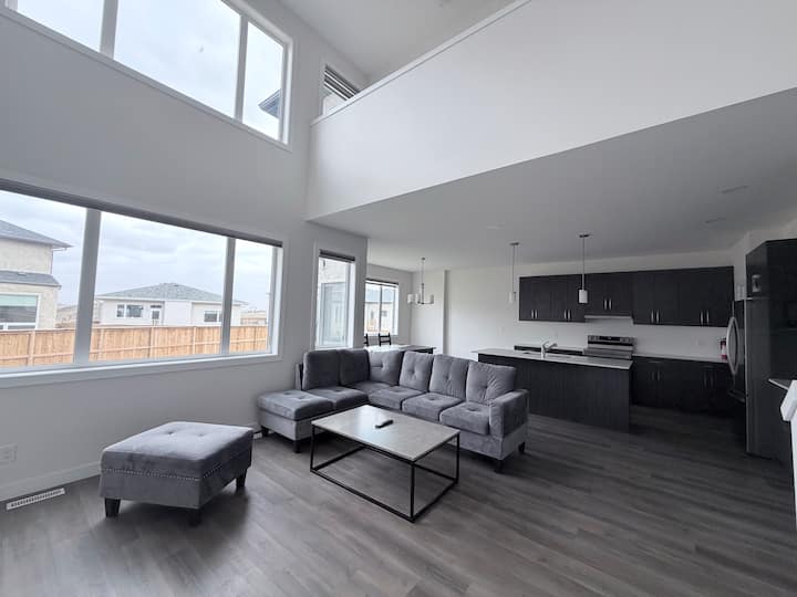 Spacious 3br Home With Garage - Winnipeg