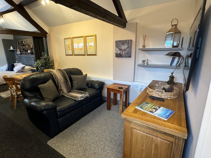 Christmas Cottage | Cosy Rural Retreat - Alton