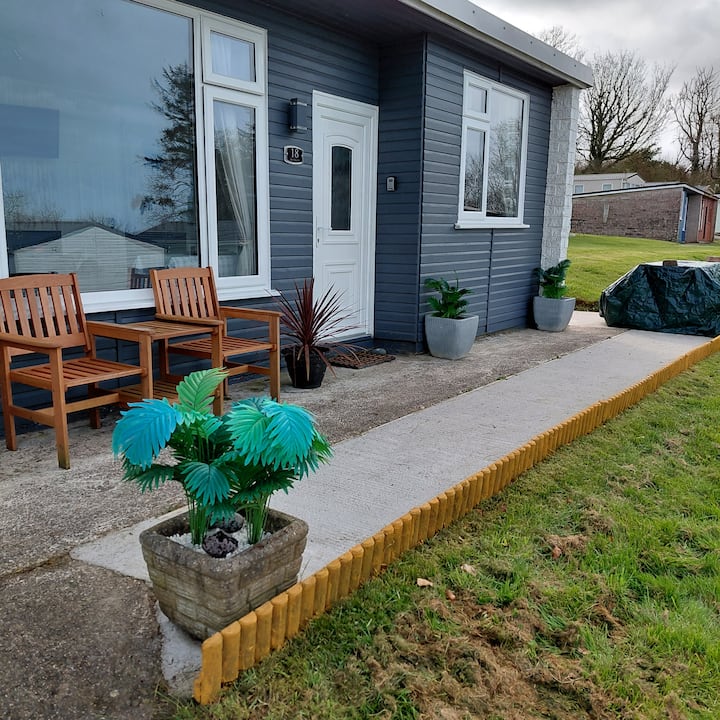 Modern Pet Friendly Chalet @ Bideford Bay - Clovelly