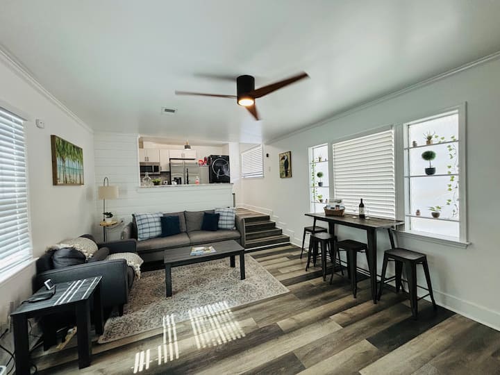 Newly Renovated One Bedroom Home - Pensacola, FL