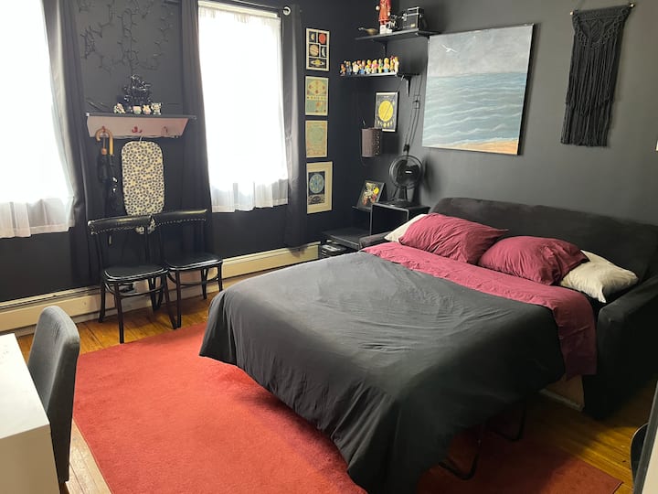 Master Bedroom In Brooklyn - Brooklyn, NY