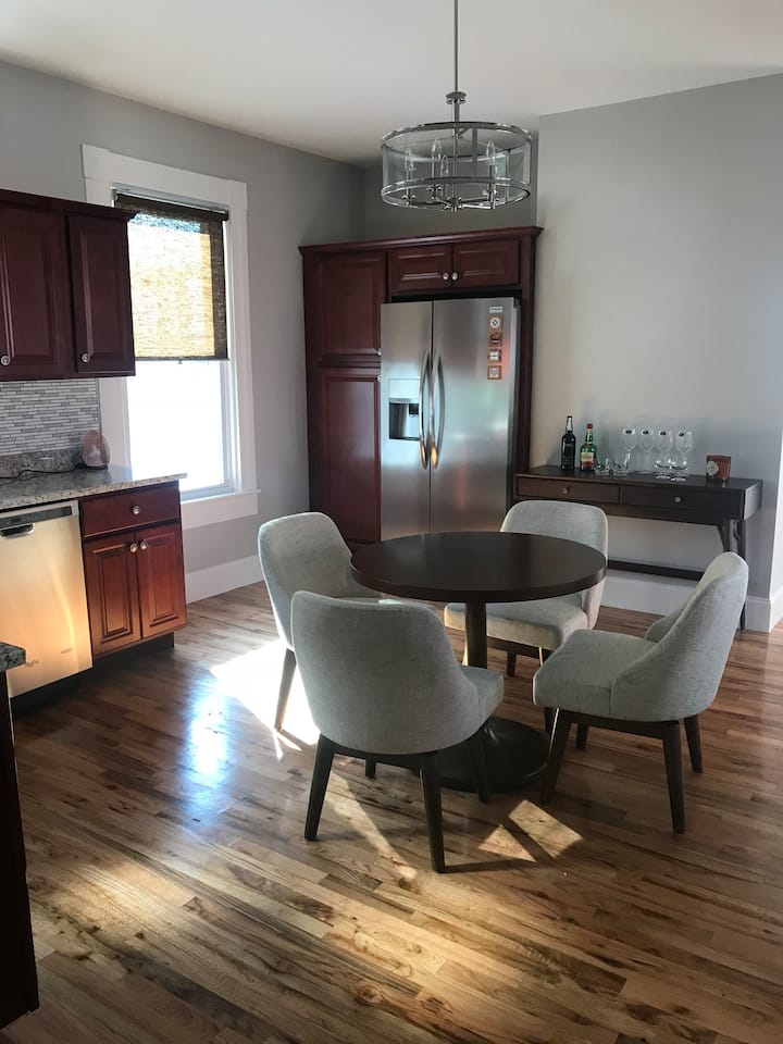 Modern Apartment In Highlands - Fall River, MA