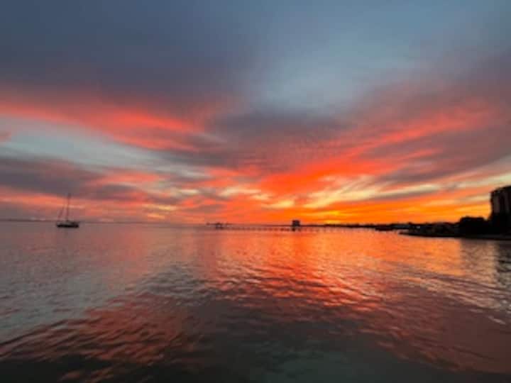 Waterfront Coral By The Sea!  Dolphins! Pets W/fee - Perdido Key, FL