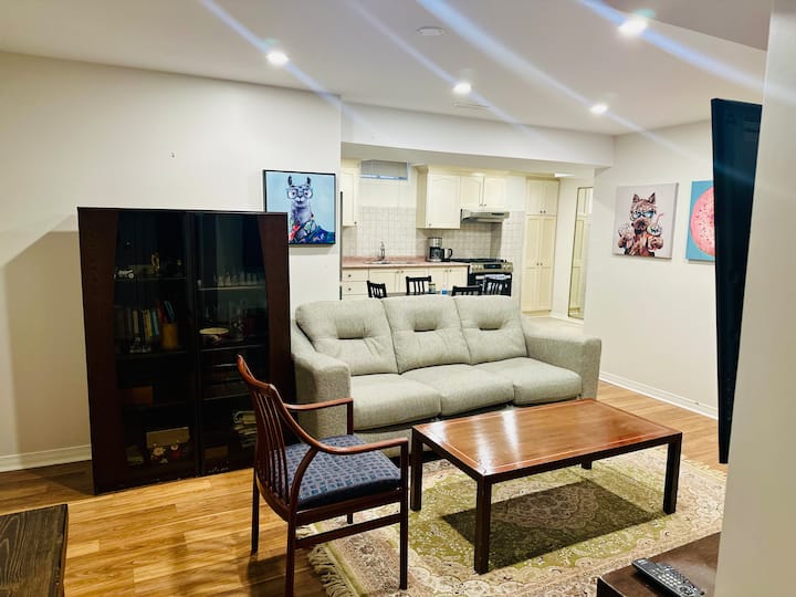 Fully Furnished Suite Close To Dt Toronto - Ontario