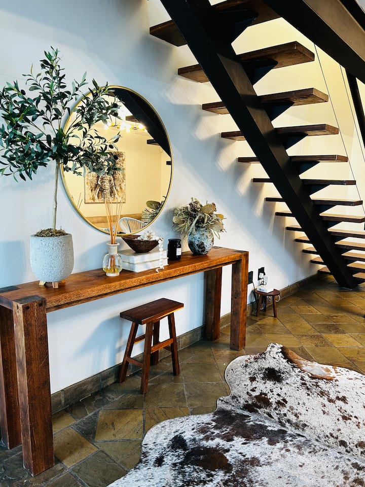 A Zen And Stylish Retreat. - Windhoek