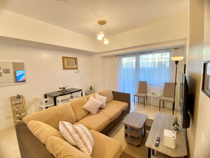 The Corner Pad 2-br Skyline View | W/ Washer - Taytay
