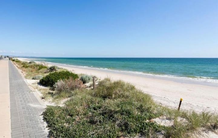 Heart Of Henley Beach - Your Home Away From Home - Glenelg