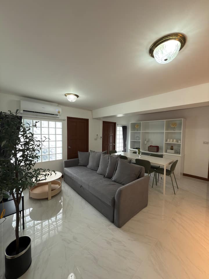 3br Prime Location Of Thonglor Apt • 5 Min To Bts - Bangkok