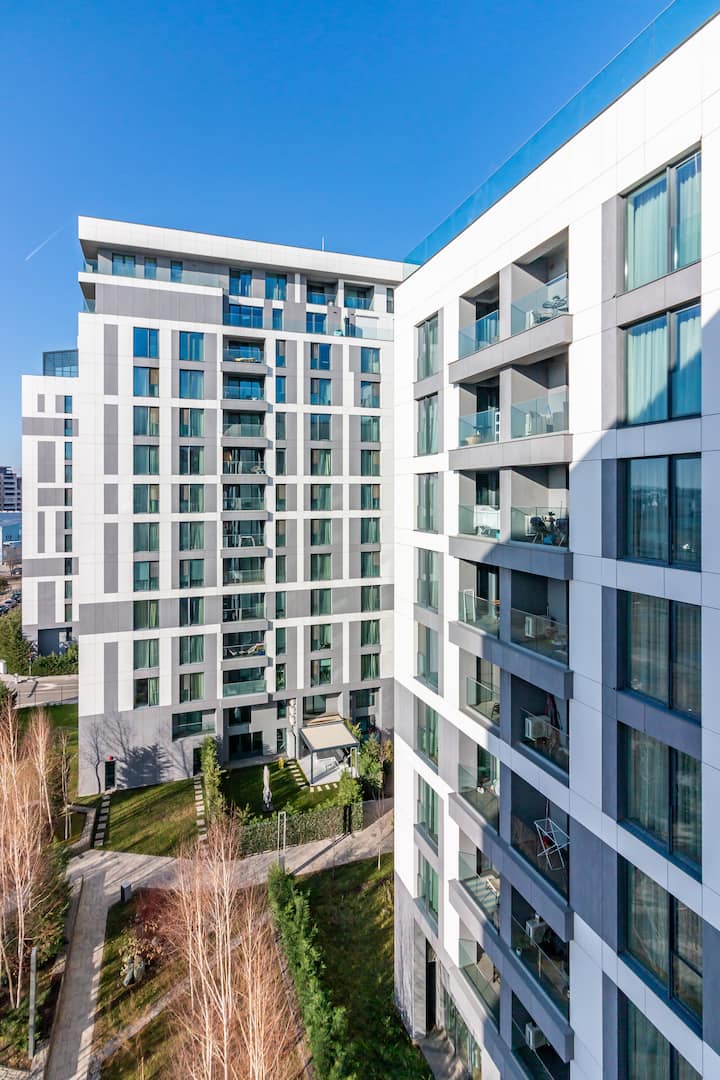 Harmony Boutique W Nespresso In Cloud9 Residence - Bucharest