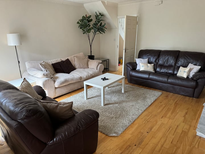 2 Bedroom Flat Near City Centre - Dublin, Ireland