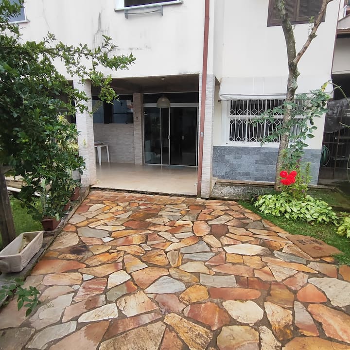 Casa Ampla Com Estacionamento - Ouro Preto