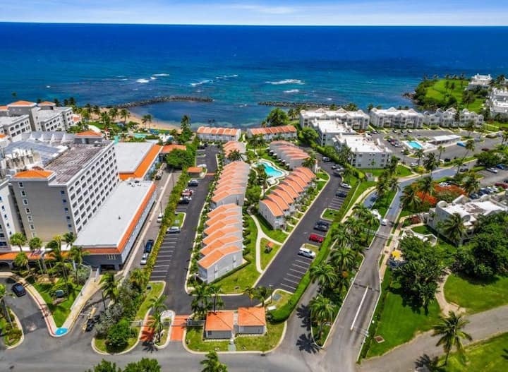 Luxury Ocean Villa Steps From The Beach - Dorado
