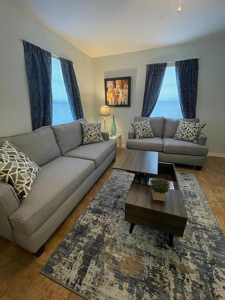 Cozy Apt 1 Near Everything - Kickapoo Lucky Eagle Casino Hotel