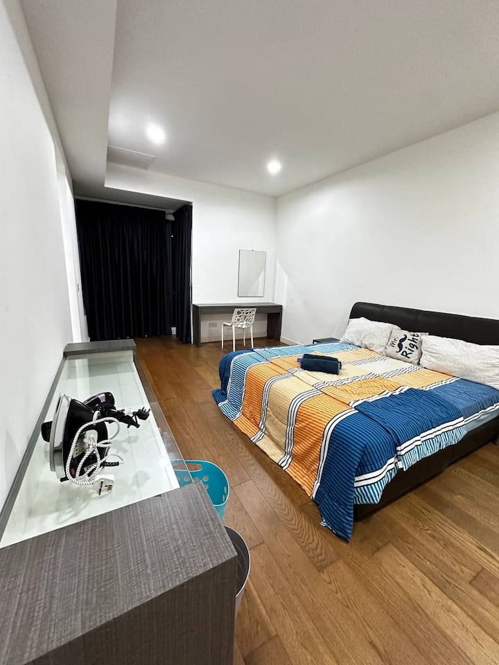 Puteri Habour @Family Room - Singapore