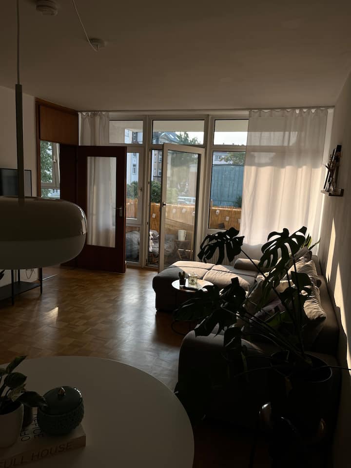 Gemütliche Und Zentrale 2-zi. Wohnung In Köln Sülz - Cologne