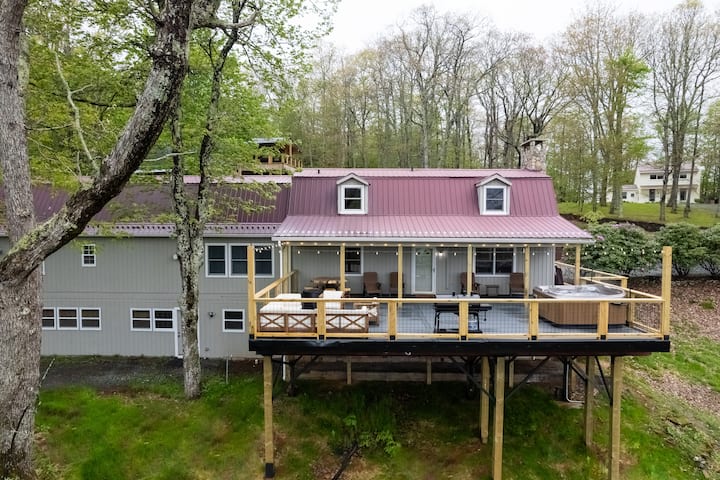 House At Mossy Hill ~ Hot Tub ~ Big Deck With View - Boone, NC