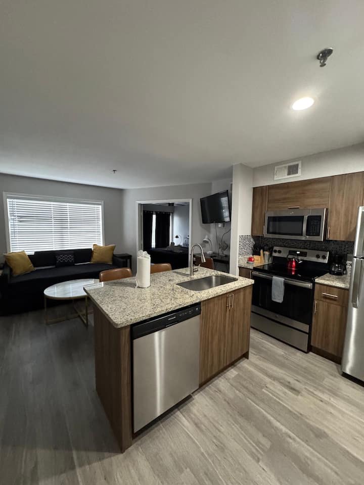 Modern Kissimmee Jr Suite 5’ To Disney+ 1 Dinner - Celebration, FL