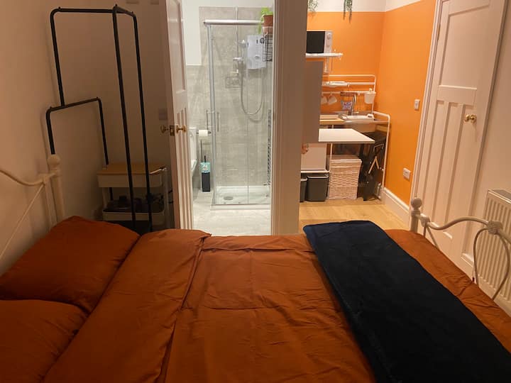 Self Contained Apartment - Stockport