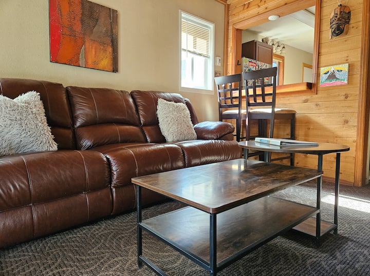 Tiny Home, Big Vibes, Huge Adventure! - Big Bear, CA