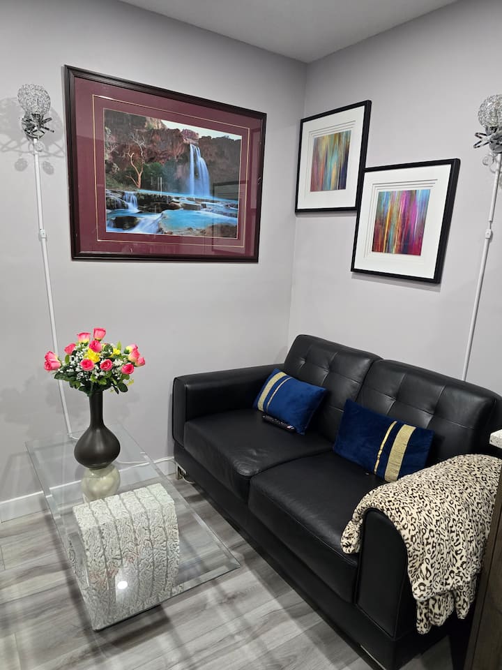Airdrie Cozy 2 Bedroom Basement Home - Airdrie