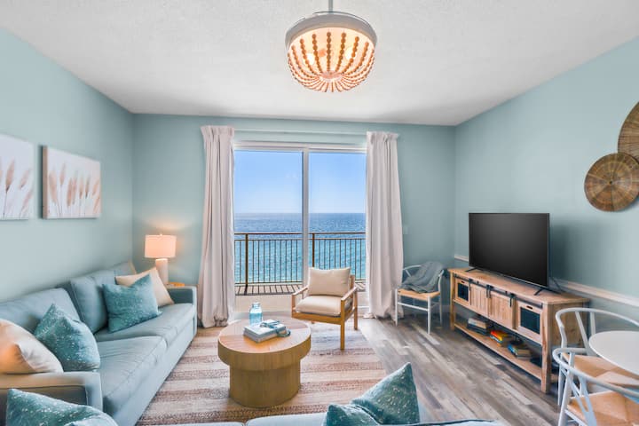 Beach Front Condo- Zenwave Retreat - Panama City Beach, FL
