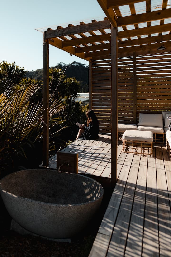 Hahei Tiny Home - Outdoor Bath - Hahei