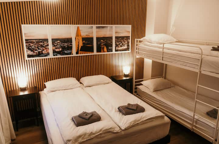 Room, Private Bathroom & Breakfast @ The Hvítá Inn - Islande