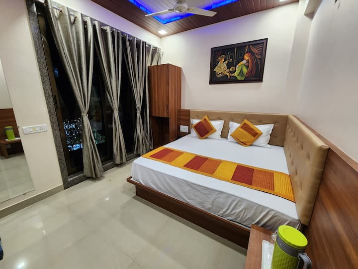 Simran Homestay-super Deluxe Non Ac Room (Balcony) - マウント・アビュー