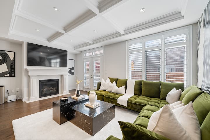 Oakville Sapphire Estate - Milton