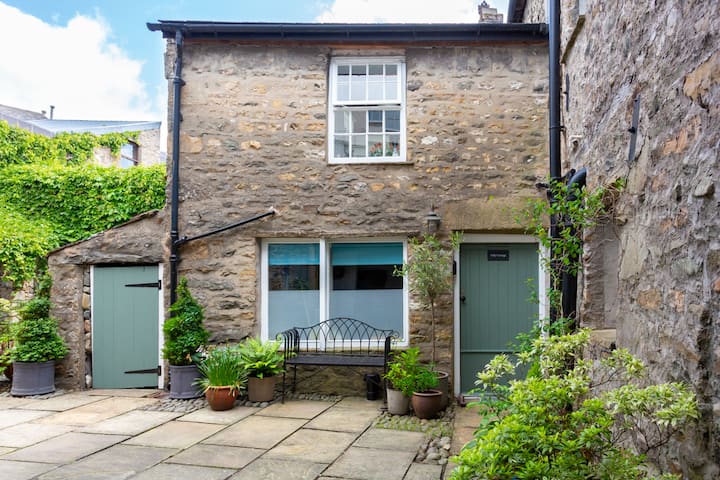 Centrally Located, Cosy Cottage. - Lancashire