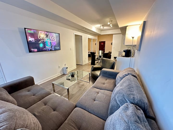Comfy 1bdrm+den/2baths W/3 Real Beds + Parking - Toronto