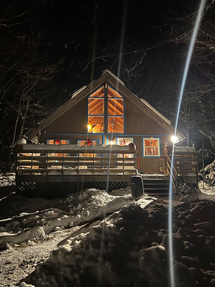 Cozy Vermont Chalet-  Nature, Comfort & Adventure - Wilmington, VT