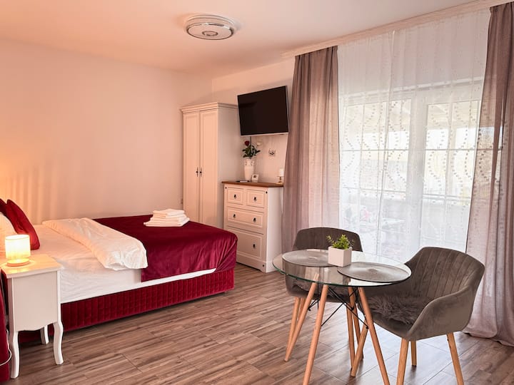 Nearby Lake Romantic Retreat - Timișoara