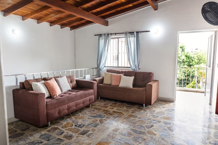 Apto Laureles Con Balcon Full Dotación 4b2b 300mt - Medellín