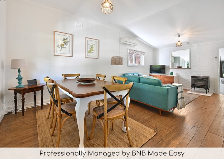 Autumn Leaf Cottage | Close To Cbd, Heritage Charm - Orange