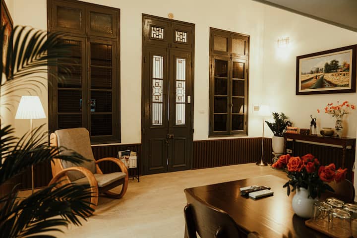 Full House In Old Quarter|balcony|live Like Locals - Hanoi