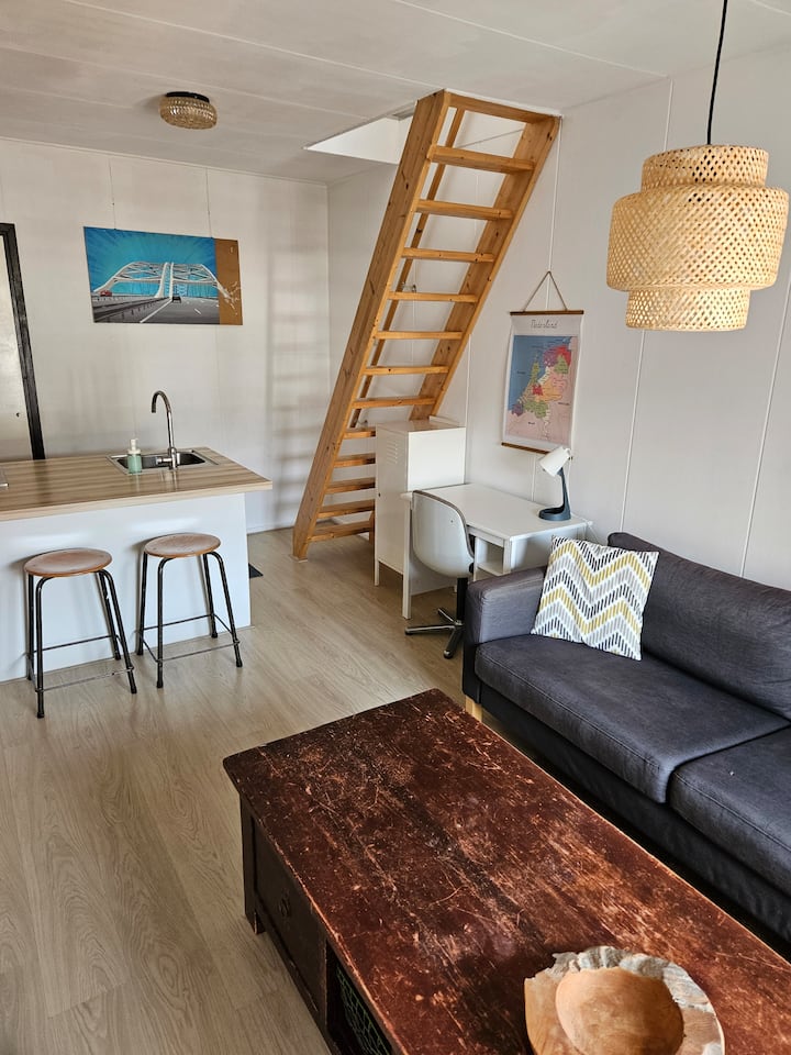 Two-story Apartment In Delft Center: Work-friendly - Delft