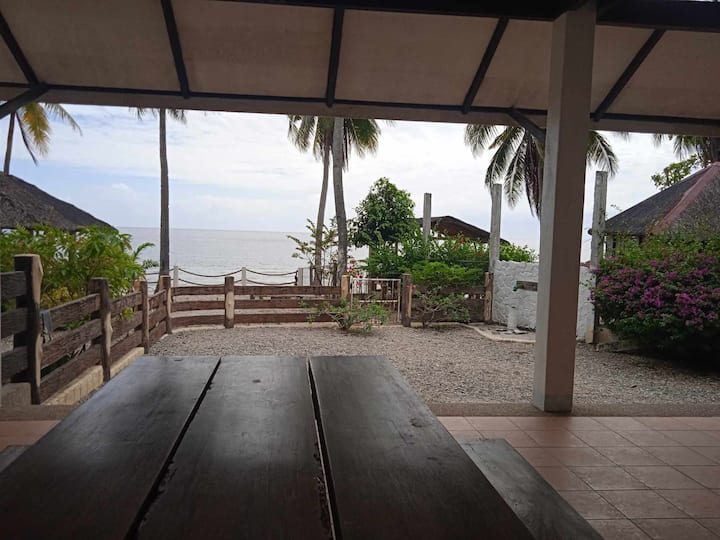 Private Beachfront Ihouse Sanjuan Batangas - Laiya