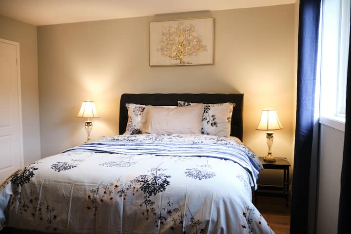 Main Floor Apartment In Barrie W/parking&amenities - Barrie