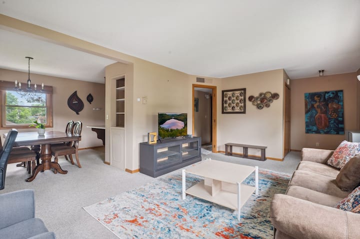 Elevated Eligance! Second Floor Apartment - Minneapolis, MN