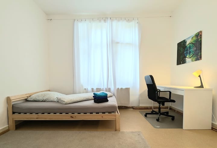 Zimmer1v4, Zentrale Altbauwohnung (Wil33-2og) - Karlsruhe
