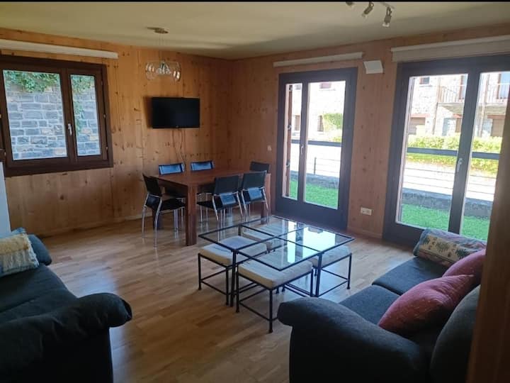 Apartamento Con Jardín Para 6 · Pet Friendly - Jaca