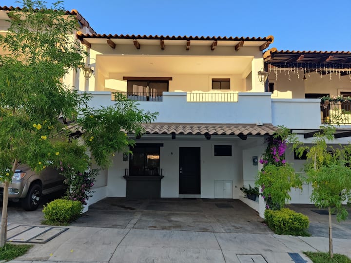 Comfortable House In Residencial San Andrés - El Salvador