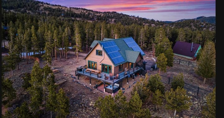 Spacious Luxury Home - Hot Tub/ev Charger - Nederland, CO