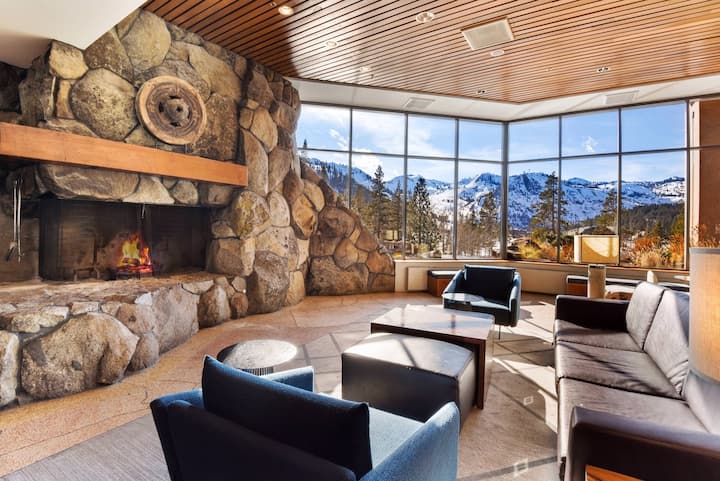Everline Resort Fireplace Suite - Tahoe City, CA
