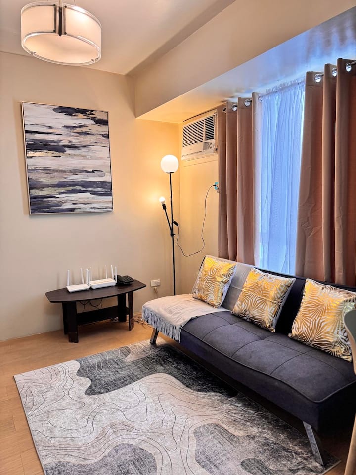 2br Flat W/ Wi-fi, Pool & Kids’ Play Area - Cebu City