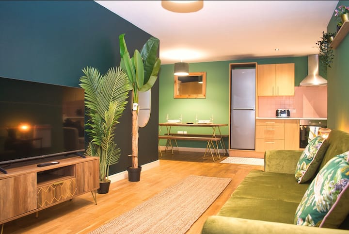 Spacious City Centre Apt | Free Parking | Ao Arena - Manchester