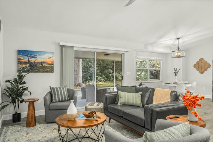 Remodeled Sun N Lake Villa, Golf & Lanai Retreat - Sebring, FL