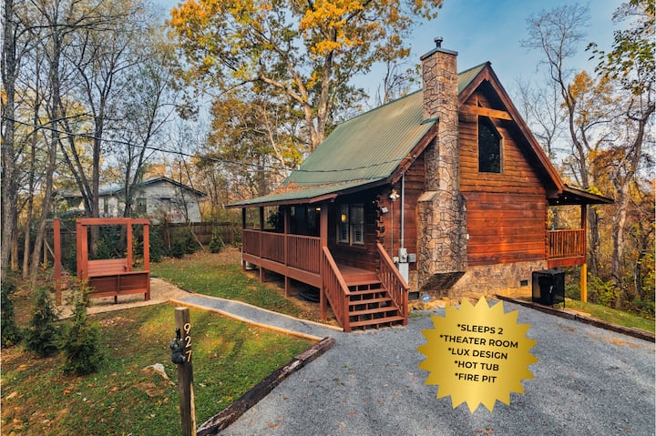 Quiet Modern Cabin | Close To Pigeon Forge Strip - Sevierville