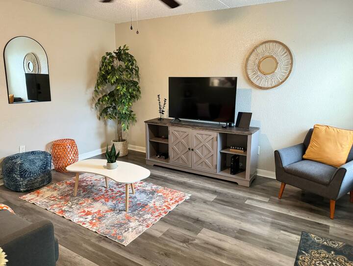 La Riviere 2 Bedroom | Close To Airport And Beach - Gulfport, MS